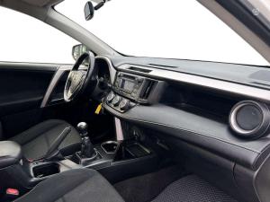 Balts Toyota RAV4 2016 Klaipėda, ar dzinēja tilpumu 1.99 L un nobraukumu 225 tūkst. km par 14500 €, foto 7 vietnē AUTOMOTO.COM.LV