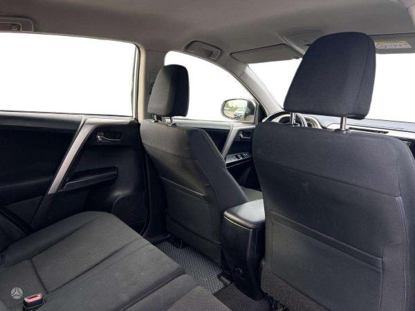 Balts Toyota RAV4 2016 Klaipėda, ar dzinēja tilpumu 1.99 L un nobraukumu 225 tūkst. km par 14500 €, foto 8 vietnē AUTOMOTO.COM.LV
