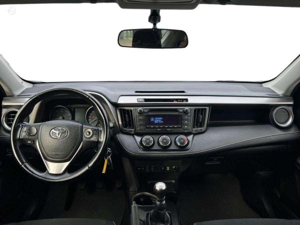 Balts Toyota RAV4 2016 Klaipėda, ar dzinēja tilpumu 1.99 L un nobraukumu 225 tūkst. km par 14500 €, foto 9 vietnē AUTOMOTO.COM.LV