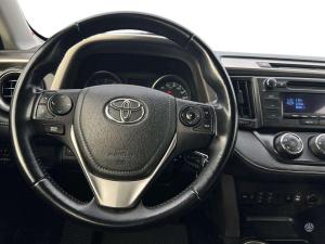 Balts Toyota RAV4 2016 Klaipėda, ar dzinēja tilpumu 1.99 L un nobraukumu 225 tūkst. km par 14500 €, foto 10 vietnē AUTOMOTO.COM.LV