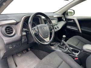 Balts Toyota RAV4 2016 Klaipėda, ar dzinēja tilpumu 1.99 L un nobraukumu 225 tūkst. km par 14500 €, foto 12 vietnē AUTOMOTO.COM.LV