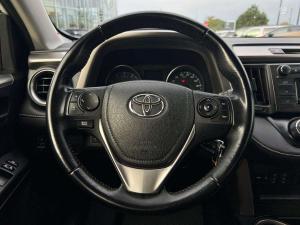 Balts Toyota RAV4 2016 Klaipėda, ar dzinēja tilpumu 1.99 L un nobraukumu 225 tūkst. km par 14500 €, foto 13 vietnē AUTOMOTO.COM.LV