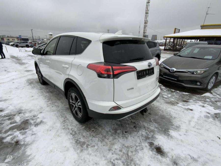 Balts Toyota RAV4 2017 Viļņa, ar dzinēja tilpumu 2.49 L un nobraukumu 153 tūkst. km par 18250 €, foto 7 vietnē AUTOMOTO.COM.LV