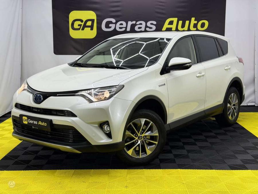 Balts Toyota RAV4 2017 Viļņa, ar dzinēja tilpumu 2.49 L un nobraukumu 118 tūkst. km par 18950 €, foto 1 vietnē AUTOMOTO.COM.LV