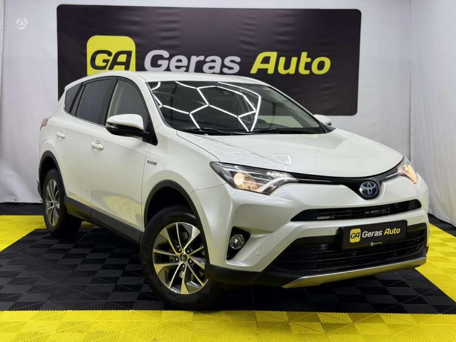 Balts Toyota RAV4 2017 Viļņa, ar dzinēja tilpumu 2.49 L un nobraukumu 118 tūkst. km par 18950 €, foto 3 vietnē AUTOMOTO.COM.LV