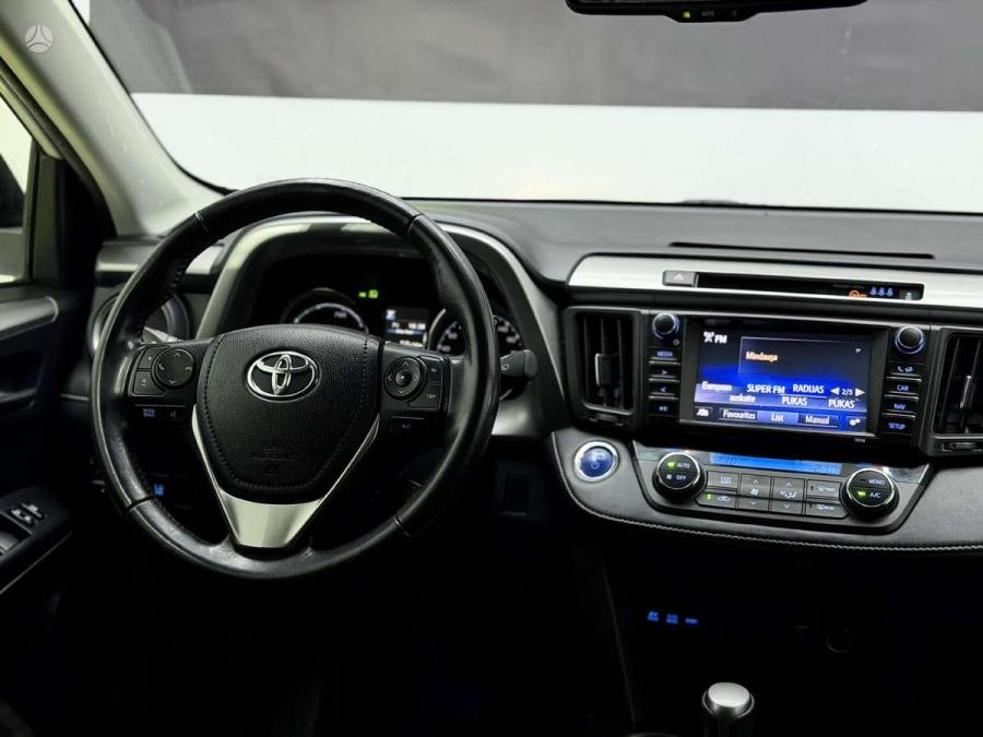 Balts Toyota RAV4 2017 Viļņa, ar dzinēja tilpumu 2.49 L un nobraukumu 118 tūkst. km par 18950 €, foto 17 vietnē AUTOMOTO.COM.LV