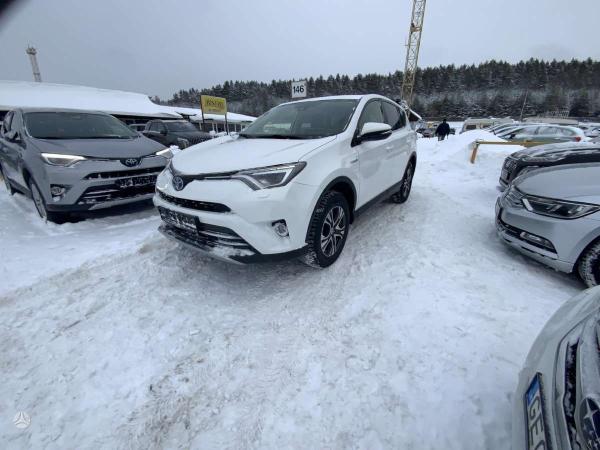 Balts Toyota RAV4 2017 Viļņa, ar dzinēja tilpumu 2.49 L un nobraukumu 153 tūkst. km par 18200 €, foto 1 vietnē AUTOMOTO.COM.LV
