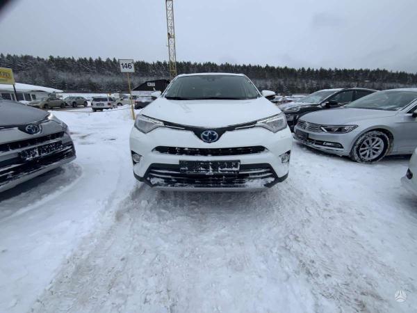 Balts Toyota RAV4 2017 Viļņa, ar dzinēja tilpumu 2.49 L un nobraukumu 153 tūkst. km par 18200 €, foto 2 vietnē AUTOMOTO.COM.LV