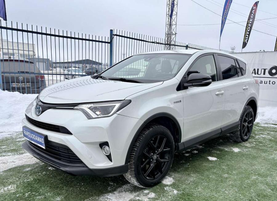 Balts Toyota RAV4 2017 Panevēža, ar dzinēja tilpumu 2.49 L un nobraukumu 195 tūkst. km par 14800 €, foto 2 vietnē AUTOMOTO.COM.LV