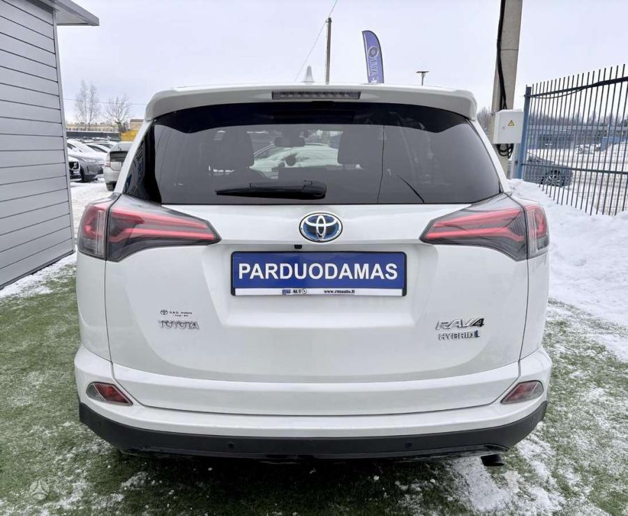 Balts Toyota RAV4 2017 Panevēža, ar dzinēja tilpumu 2.49 L un nobraukumu 195 tūkst. km par 14800 €, foto 7 vietnē AUTOMOTO.COM.LV