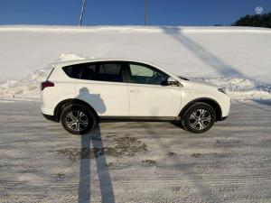 Balts Toyota RAV4 2017 Viļņa, ar dzinēja tilpumu 2.49 L un nobraukumu 153 tūkst. km par 18250 €, foto 4 vietnē AUTOMOTO.COM.LV