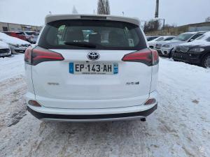 White Toyota RAV4 2017 in Taurage, with an engine capacity of 2.00 L and mileage of 250 thousand km for 9200 €, photo 6 on AUTOMOTO.COM.LV