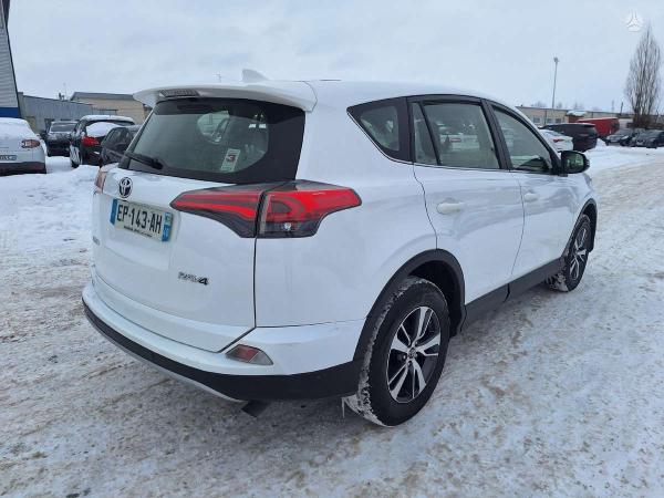 Balts Toyota RAV4 2017 Tauragė, ar dzinēja tilpumu 2.00 L un nobraukumu 250 tūkst. km par 9200 €, foto 7 vietnē AUTOMOTO.COM.LV