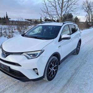White Toyota RAV4 2017 in Panevezys, with an engine capacity of 2.50 L and mileage of 194 thousand km for 13800 €, photo 2 on AUTOMOTO.COM.LV