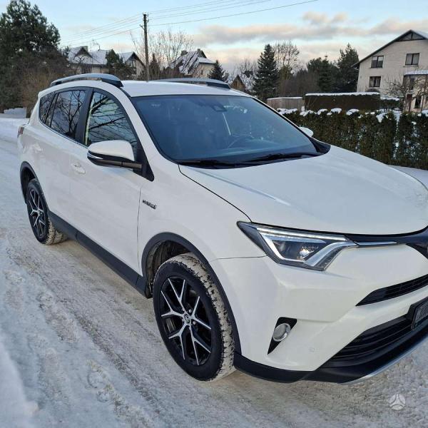 Balts Toyota RAV4 2017 Panevēža, ar dzinēja tilpumu 2.50 L un nobraukumu 194 tūkst. km par 13800 €, foto 8 vietnē AUTOMOTO.COM.LV
