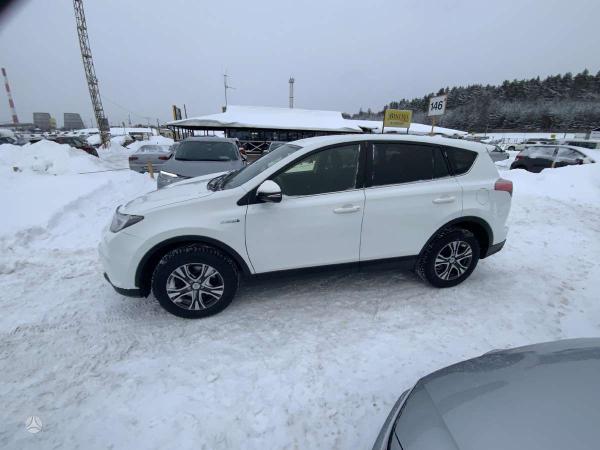 Balts Toyota RAV4 2017 Viļņa, ar dzinēja tilpumu 2.49 L un nobraukumu 153 tūkst. km par 17950 €, foto 9 vietnē AUTOMOTO.COM.LV