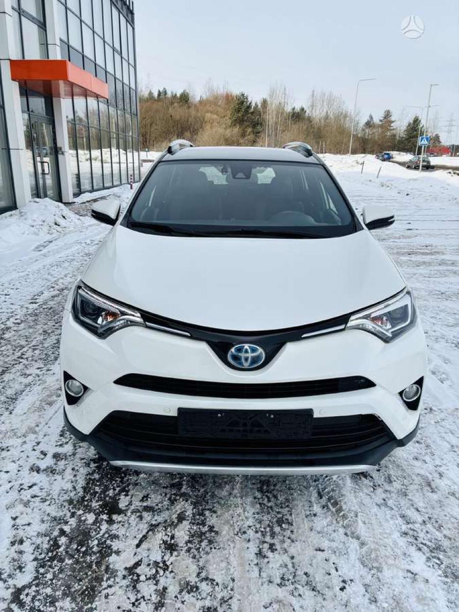 Balts Toyota RAV4 2017 Viļņa, ar dzinēja tilpumu 2.50 L un nobraukumu 225 tūkst. km par 13700 €, foto 3 vietnē AUTOMOTO.COM.LV
