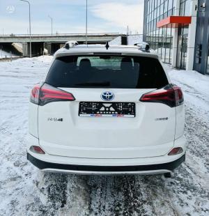 Balts Toyota RAV4 2017 Viļņa, ar dzinēja tilpumu 2.50 L un nobraukumu 225 tūkst. km par 13700 €, foto 4 vietnē AUTOMOTO.COM.LV