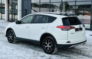 Balts Toyota RAV4 2017 Viļņa, ar dzinēja tilpumu 2.50 L un nobraukumu 225 tūkst. km par 13700 €, foto 5 vietnē AUTOMOTO.COM.LV