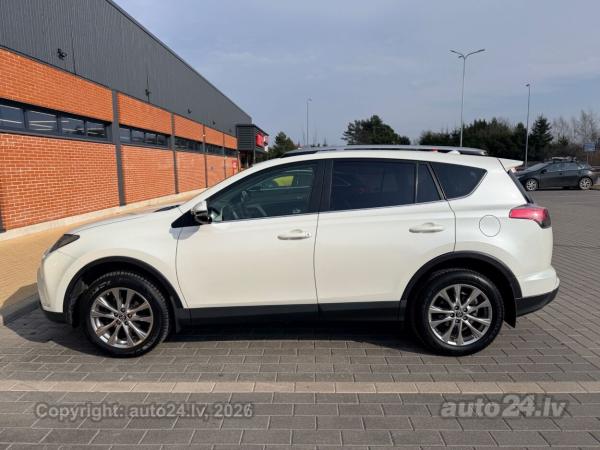 Balts Toyota RAV4 2017 Tallina, ar dzinēja tilpumu 2.00 L un nobraukumu 110 tūkst. km par 23000 €, foto 1 vietnē AUTOMOTO.COM.LV