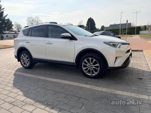 Balts Toyota RAV4 2017 Tallina, ar dzinēja tilpumu 2.00 L un nobraukumu 110 tūkst. km par 23000 €, foto 3 vietnē AUTOMOTO.COM.LV
