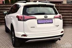 White Toyota RAV4 2017 in Kretinga, with an engine capacity of 2.00 L and mileage of 162 thousand km for 13999 €, photo 8 on AUTOMOTO.COM.LV
