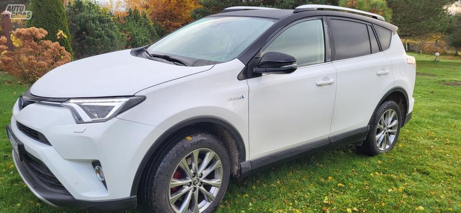 Balts Toyota RAV4 2017 Klaipėda, ar dzinēja tilpumu 2.50 L un nobraukumu 69 tūkst. km par 18200 €, foto 1 vietnē AUTOMOTO.COM.LV