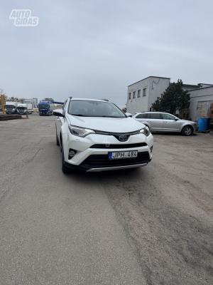 White Toyota RAV4 2017 in Kaunas, with an engine capacity of 2.50 L and mileage of 256 thousand km for 15800 €, photo 8 on AUTOMOTO.COM.LV