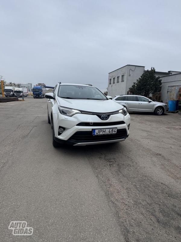 White Toyota RAV4 2017 in Kaunas, with an engine capacity of 2.50 L and mileage of 256 thousand km for 15200 €, photo 7 on AUTOMOTO.COM.LV
