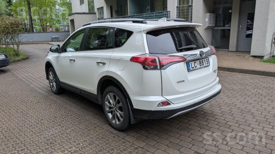 Balts Toyota RAV4 2017 Rīga, ar dzinēja tilpumu 2.00 L un nobraukumu 109 tūkst. km par 18280 €, foto 5 vietnē AUTOMOTO.COM.LV