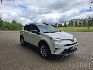 Белый Тойота РАВ 4 2017 в Гулбене, объемом двигателя 2.50 л и пробегом 164 тыс. км за 18775 €, фото  на AUTOMOTO.COM.LV