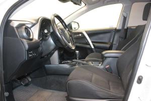 Balts Toyota RAV4 2017 Kauņa, ar dzinēja tilpumu 2.49 L un nobraukumu 256 tūkst. km par 15900 €, foto 12 vietnē AUTOMOTO.COM.LV