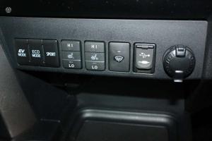 Balts Toyota RAV4 2017 Kauņa, ar dzinēja tilpumu 2.49 L un nobraukumu 256 tūkst. km par 15900 €, foto 31 vietnē AUTOMOTO.COM.LV