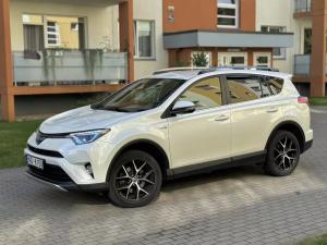 Balts Toyota RAV4 2017 Rīga, ar dzinēja tilpumu 2.50 L un nobraukumu 109 tūkst. km par 17300 €, foto 3 vietnē AUTOMOTO.COM.LV