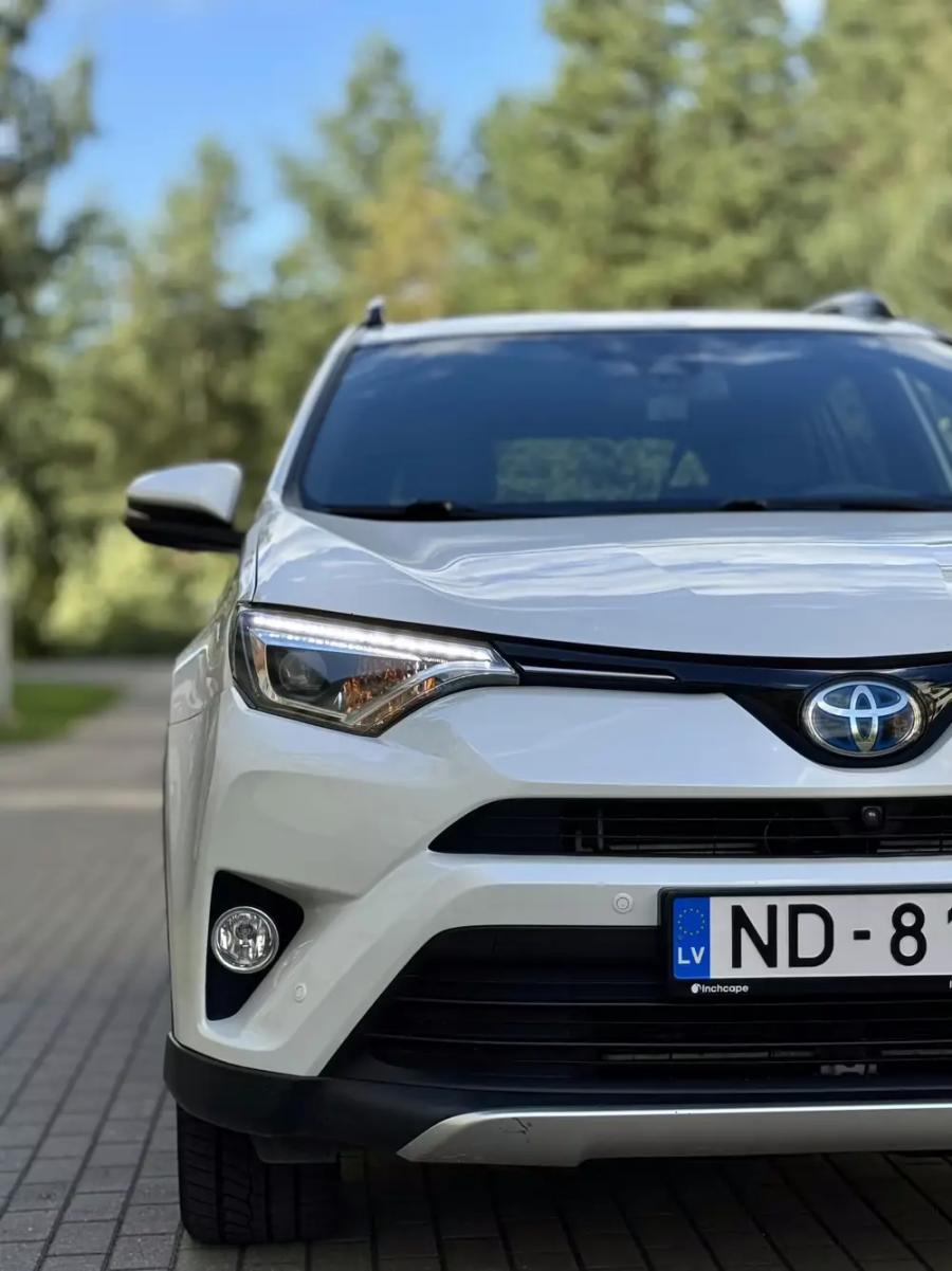 Balts Toyota RAV4 2017 Rīga, ar dzinēja tilpumu 2.50 L un nobraukumu 109 tūkst. km par 17300 €, foto 6 vietnē AUTOMOTO.COM.LV
