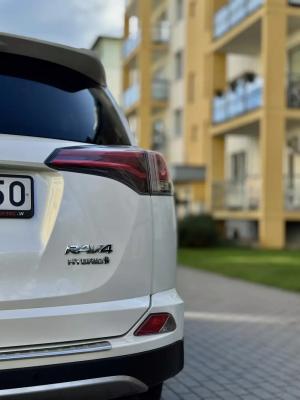 Balts Toyota RAV4 2017 Rīga, ar dzinēja tilpumu 2.50 L un nobraukumu 109 tūkst. km par 17300 €, foto 22 vietnē AUTOMOTO.COM.LV