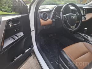Balts Toyota RAV4 2017 Gulbene, ar dzinēja tilpumu 2.50 L un nobraukumu 164 tūkst. km par 17750 €, foto 12 vietnē AUTOMOTO.COM.LV