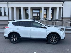 Balts Toyota RAV4 2017 Marijampole, ar dzinēja tilpumu 2.49 L un nobraukumu 381 tūkst. km par 11450 €, foto 7 vietnē AUTOMOTO.COM.LV