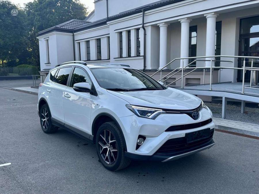 Balts Toyota RAV4 2017 Marijampole, ar dzinēja tilpumu 2.49 L un nobraukumu 381 tūkst. km par 11450 €, foto 8 vietnē AUTOMOTO.COM.LV