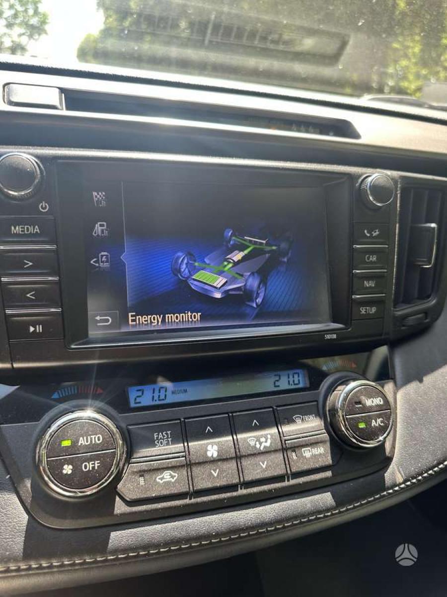 Balts Toyota RAV4 2017 Marijampole, ar dzinēja tilpumu 2.49 L un nobraukumu 381 tūkst. km par 11450 €, foto 14 vietnē AUTOMOTO.COM.LV