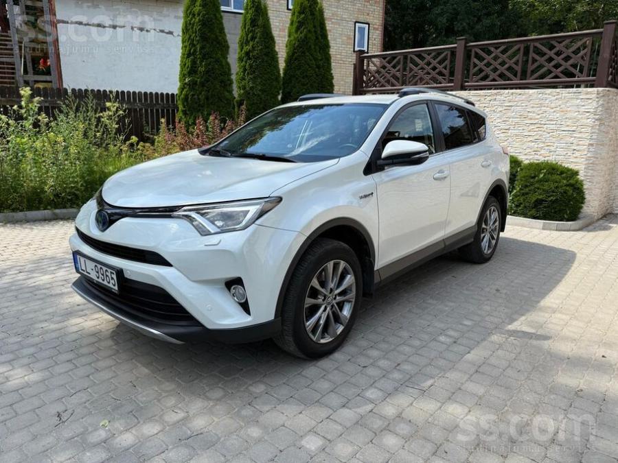 Balts Toyota RAV4 2017 Rīga, ar dzinēja tilpumu 2.50 L un nobraukumu 89 tūkst. km par 22900 €, foto 1 vietnē AUTOMOTO.COM.LV