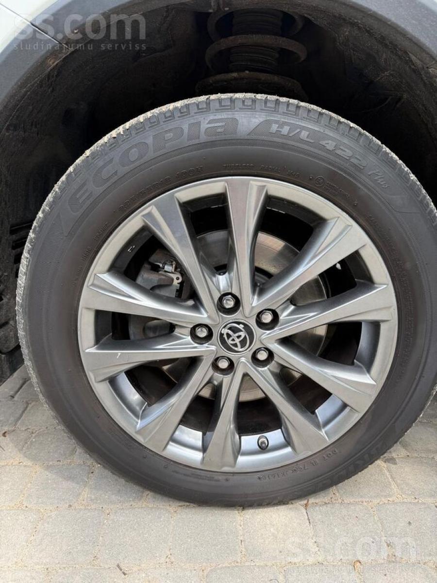 Balts Toyota RAV4 2017 Rīga, ar dzinēja tilpumu 2.50 L un nobraukumu 89 tūkst. km par 22900 €, foto 5 vietnē AUTOMOTO.COM.LV