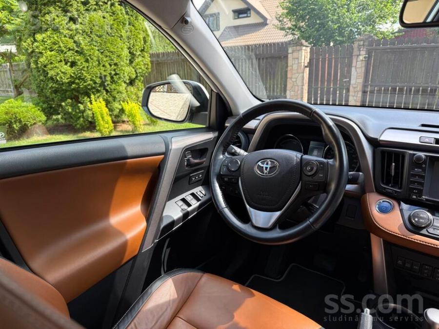 Balts Toyota RAV4 2017 Rīga, ar dzinēja tilpumu 2.50 L un nobraukumu 89 tūkst. km par 22900 €, foto 6 vietnē AUTOMOTO.COM.LV