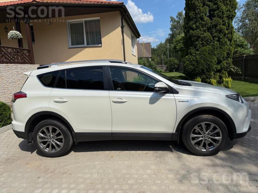 Balts Toyota RAV4 2017 Rīga, ar dzinēja tilpumu 2.50 L un nobraukumu 89 tūkst. km par 22900 €, foto 7 vietnē AUTOMOTO.COM.LV