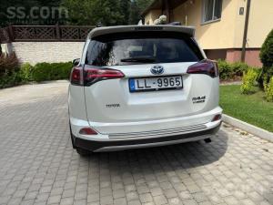 Balts Toyota RAV4 2017 Rīga, ar dzinēja tilpumu 2.50 L un nobraukumu 89 tūkst. km par 22900 €, foto 17 vietnē AUTOMOTO.COM.LV