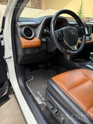Balts Toyota RAV4 2017 Rīga, ar dzinēja tilpumu 2.50 L un nobraukumu 89 tūkst. km par 22900 €, foto 18 vietnē AUTOMOTO.COM.LV