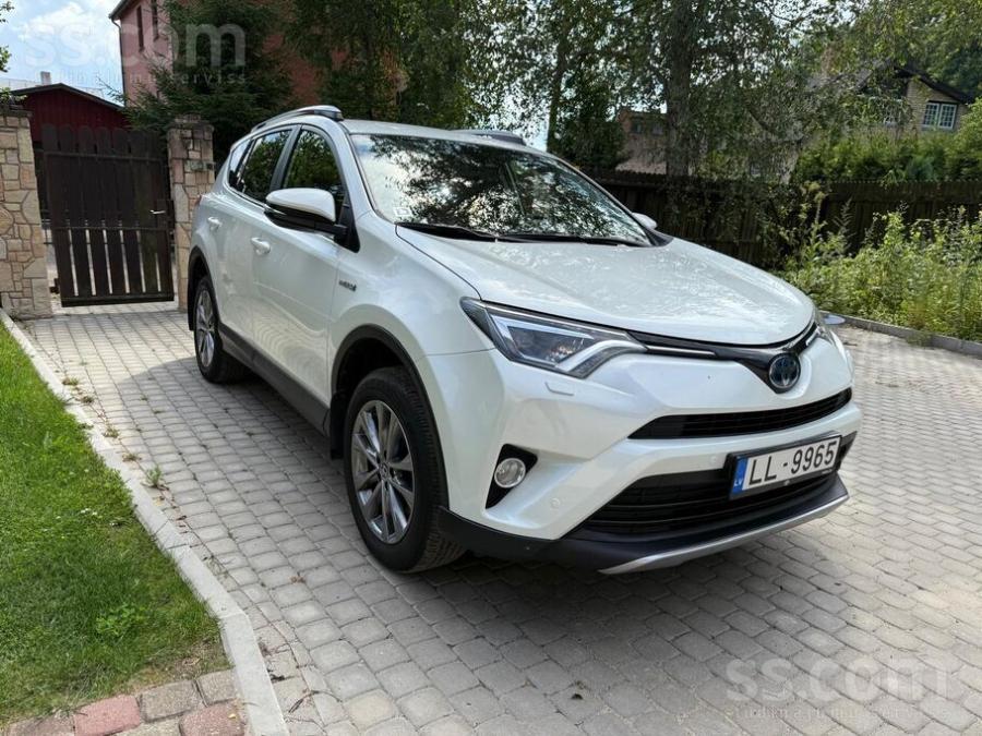 Balts Toyota RAV4 2017 Rīga, ar dzinēja tilpumu 2.50 L un nobraukumu 89 tūkst. km par 22900 €, foto 20 vietnē AUTOMOTO.COM.LV