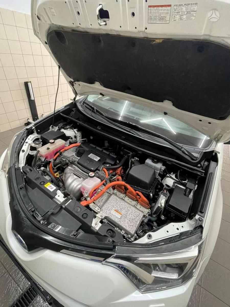 Balts Toyota RAV4 2017 Telšiai, ar dzinēja tilpumu 2.49 L un nobraukumu 380 tūkst. km par 8200 €, foto 7 vietnē AUTOMOTO.COM.LV
