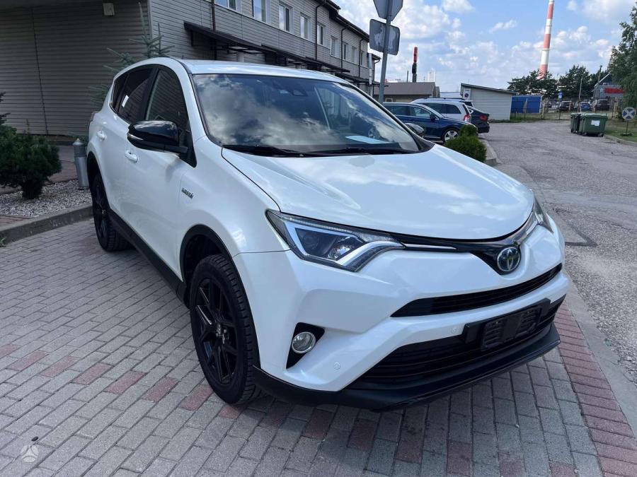 Balts Toyota RAV4 2017 Viļņa, ar dzinēja tilpumu 2.49 L un nobraukumu 190 tūkst. km par 15500 €, foto 4 vietnē AUTOMOTO.COM.LV