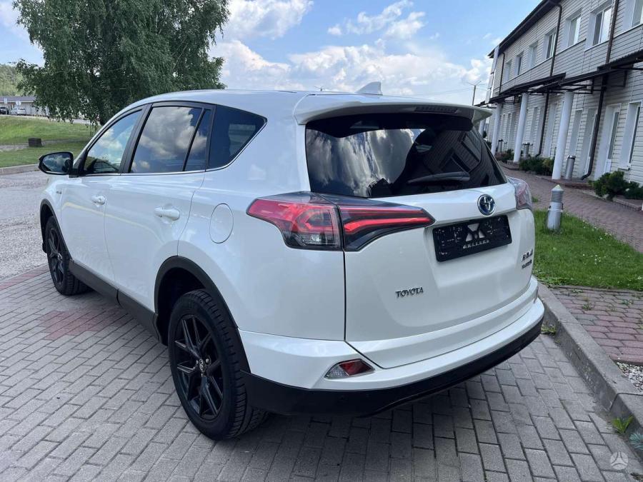 Balts Toyota RAV4 2017 Viļņa, ar dzinēja tilpumu 2.49 L un nobraukumu 190 tūkst. km par 15500 €, foto 8 vietnē AUTOMOTO.COM.LV